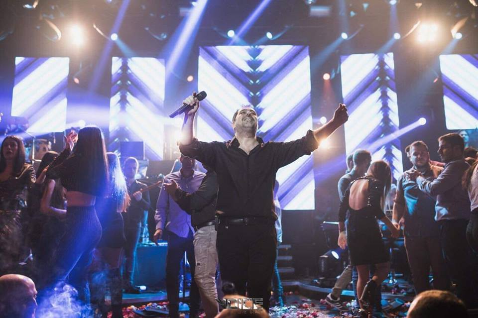 Έτσι το κάνουνε στη Σαλονίκη: Τα σπάει το νέο τραγούδι του Μάκη Δημάκη